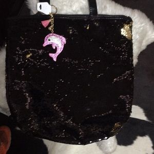 Bags | Medium Tote Bag Can Change Color Look At Pictures | Poshmark